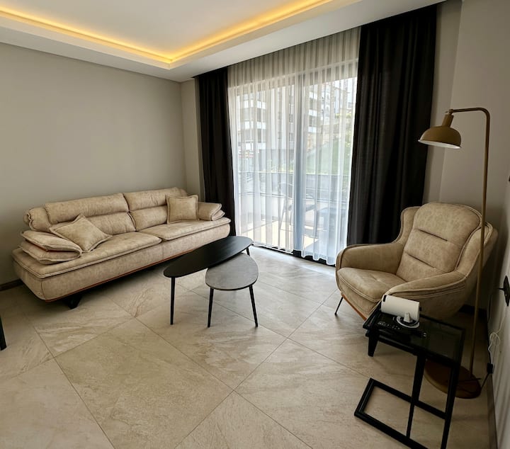 D M House 13 - Samsun