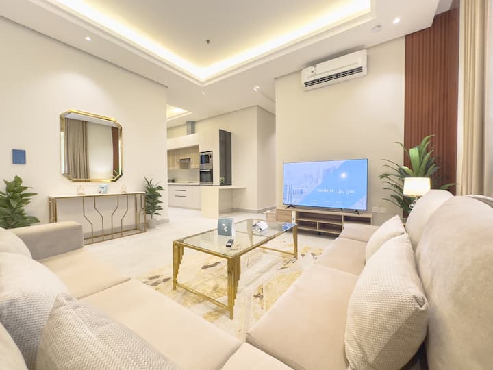 شقة هادئة وفاخره بمجمع متكامل يحتوي نادي ومسبح - Riad