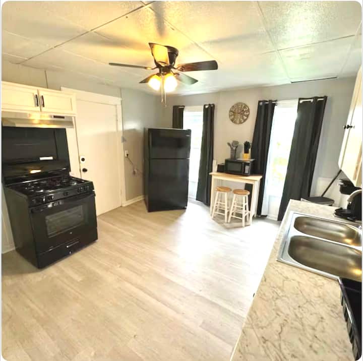 (H2) 2 Bdrm Apt Inner Harbor - Syracuse, NY