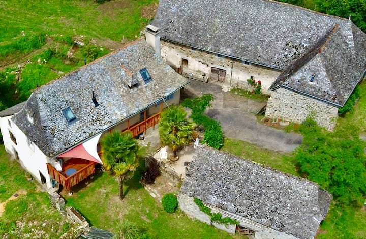 Poujoulet Bas B&b Twin Room - Entraygues-sur-Truyère