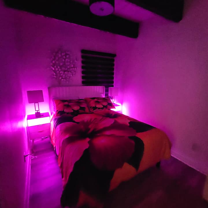 Newly Renovated! Modern 3 Bedroom Townhouse. - Pointe-Claire