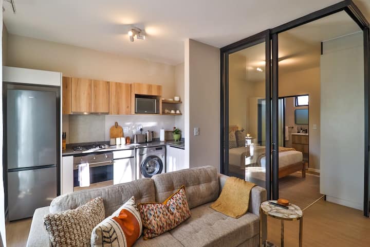 Cosy Luxe Gem - Stunning Views - Sandton