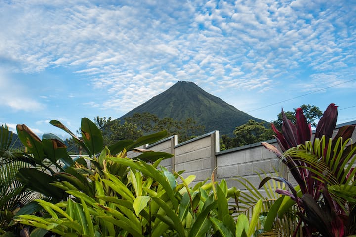 Sleep Facing A Volcano | Privatejacuzzi Retreat 03 - Costa Rica