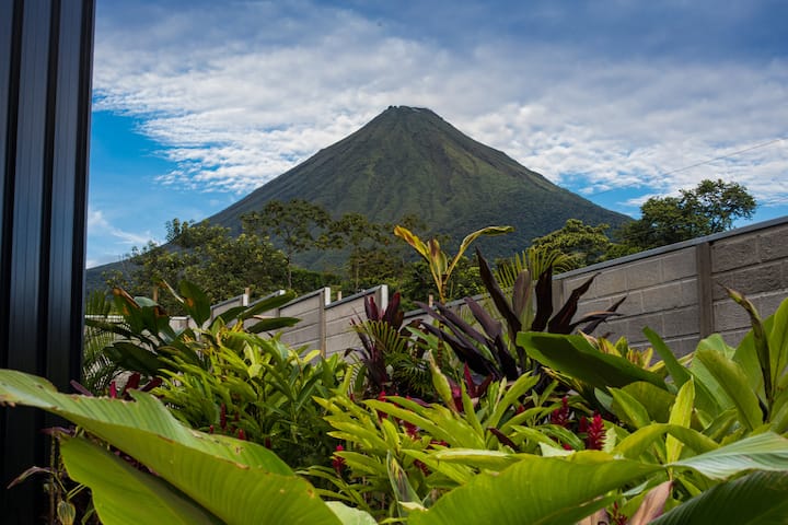 Bike & Bed With Volcano View + Private Hot Tube 03 - Costa Rica