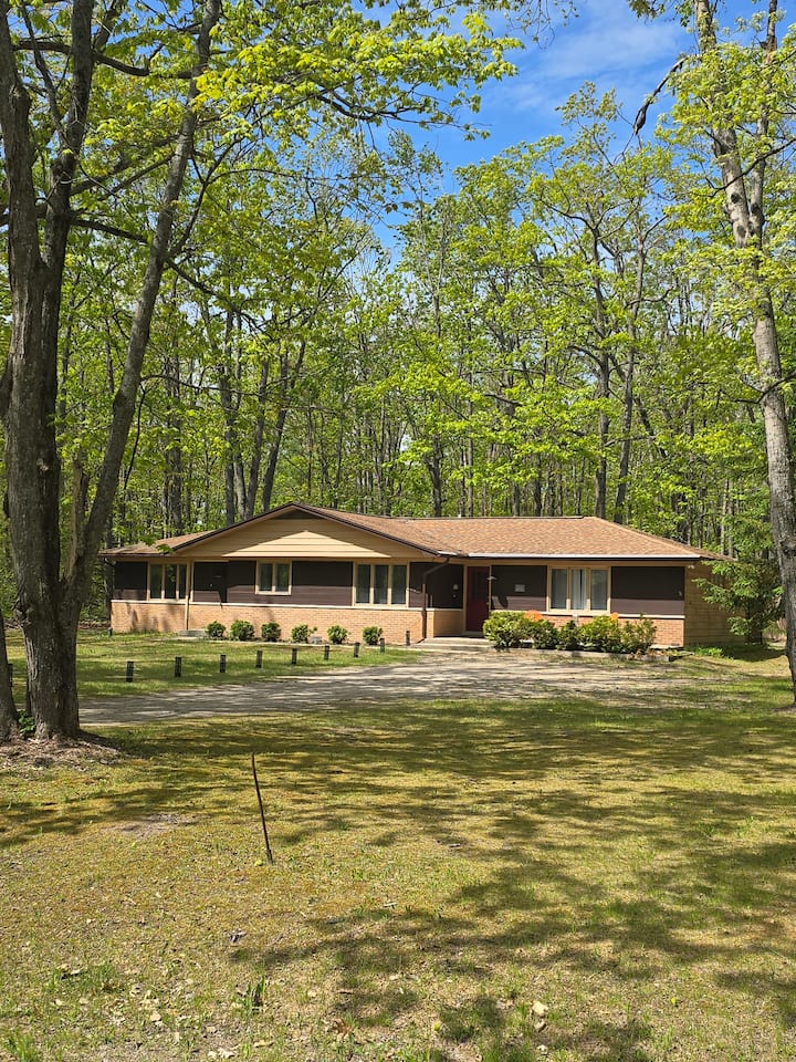 Linares Ranch Northern Escape Sleeps 8 - Indian River, MI