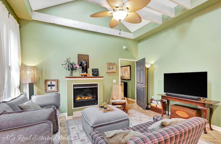 Cozy In Covington
2 Bedroom/2 Bath - Covington, KY