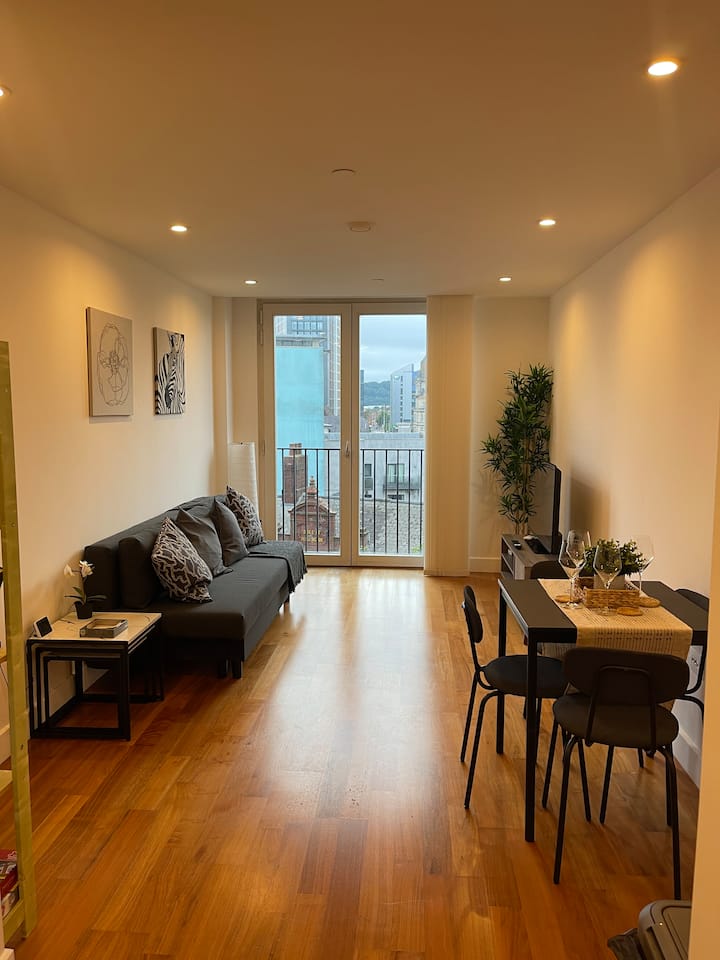 Heart Of The City Centre Apartment Sleeps 4 - Cardiff