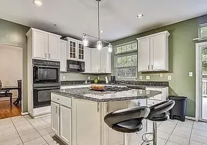 Huge Home Near Mgm/national Harbor Free Parking - Largo, MD