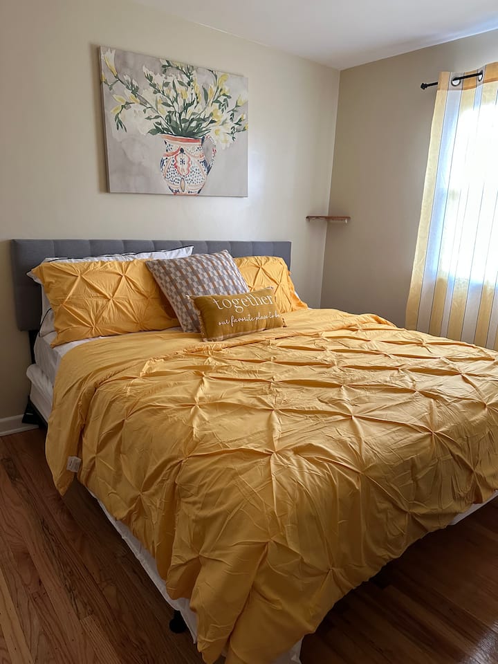 Modern, Cozy 3bd Retreat - King of Prussia, PA