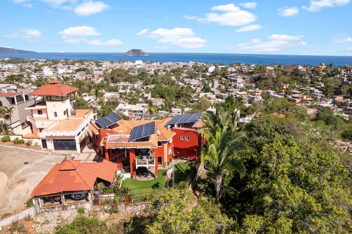 Hilltop Luxury Villa With Heated Pool & Dual Views - Los Ayala