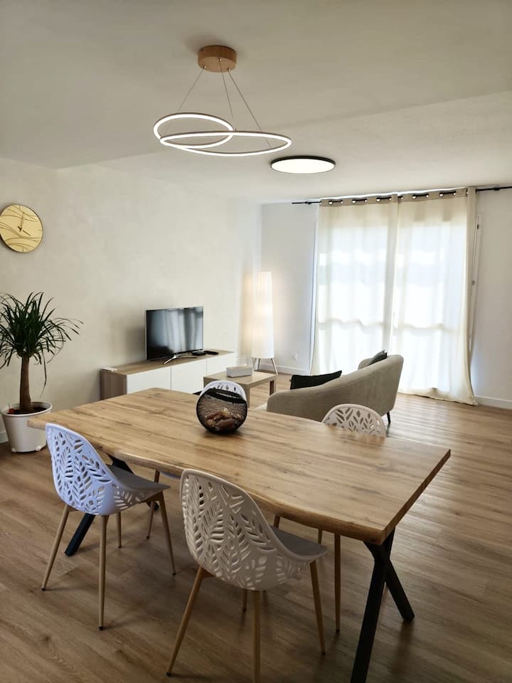 Maison Avec Jardin & 2 Chambres - Villefontaine