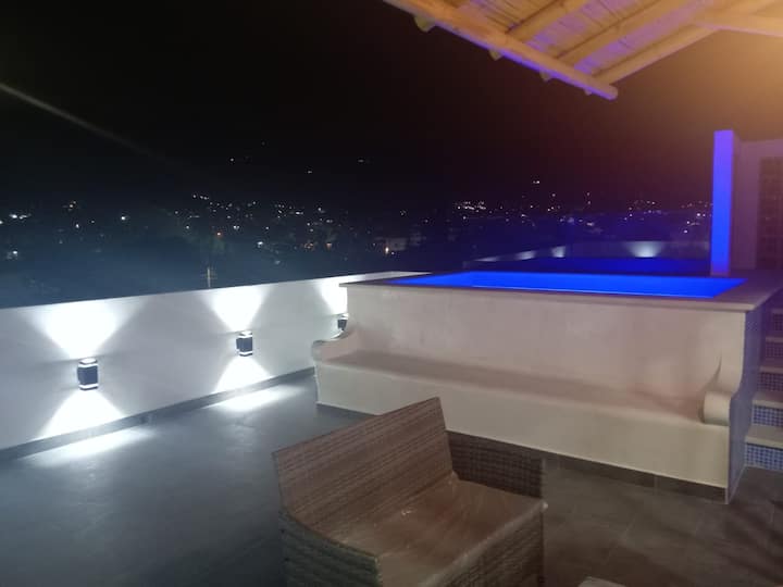 Amplio P.h Con Alberca Y Vista A La Montaña. - Puerto Vallarta