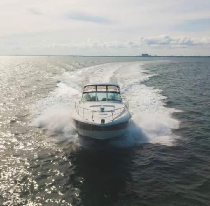Luxury Yacht Stay @ Pier 1 Mobay - Montego Bay