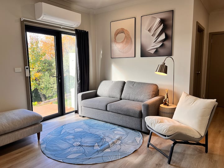 Sunny Vista Bliss - Hobart