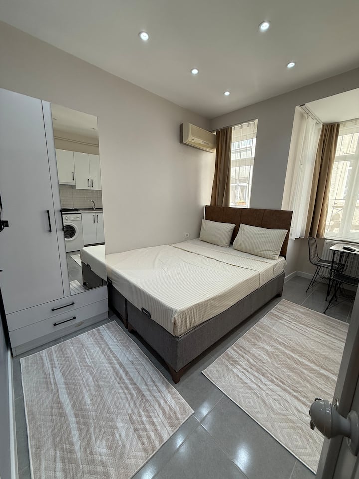 1-taksime 5 Dakika Mesafede 1+0 - Istanbul