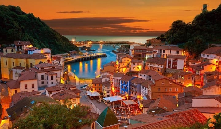 Cozy Winter Getaway | Finny’s Hideaway Cudillero - Cudillero