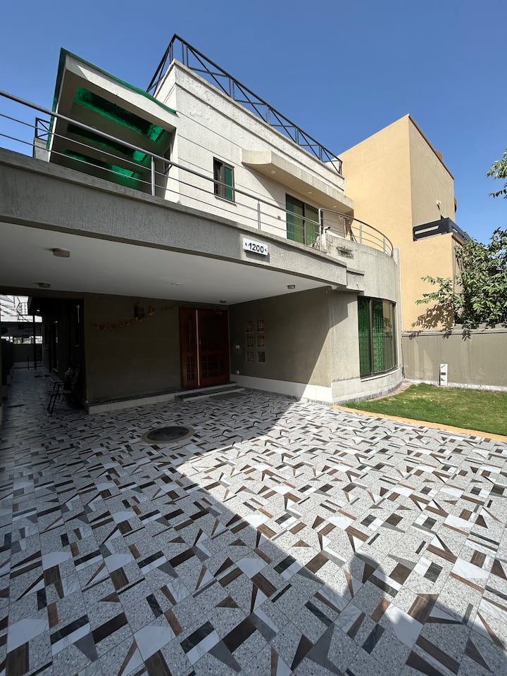 Home In Bahria Town, Islamabad - Pakistan