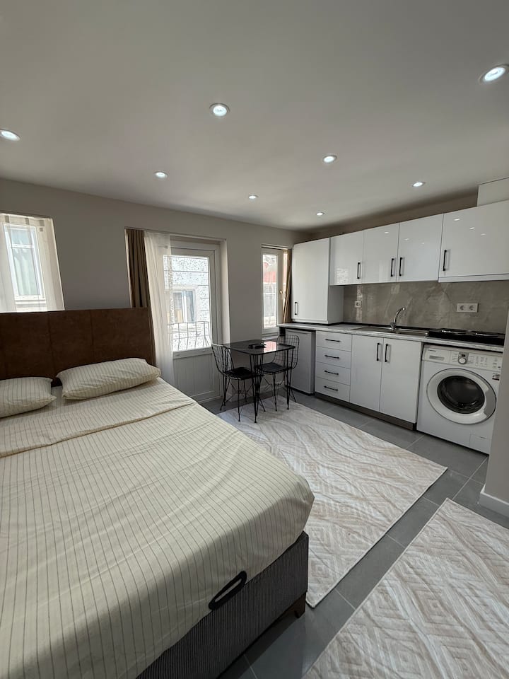 3-taksim’e 5 Dakika Mesafede 1 + 0 - İstanbul