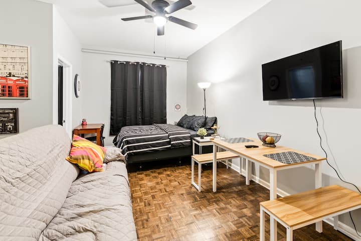 The Wrigley Getaway - Sleeps 1-2 - Chicago, IL