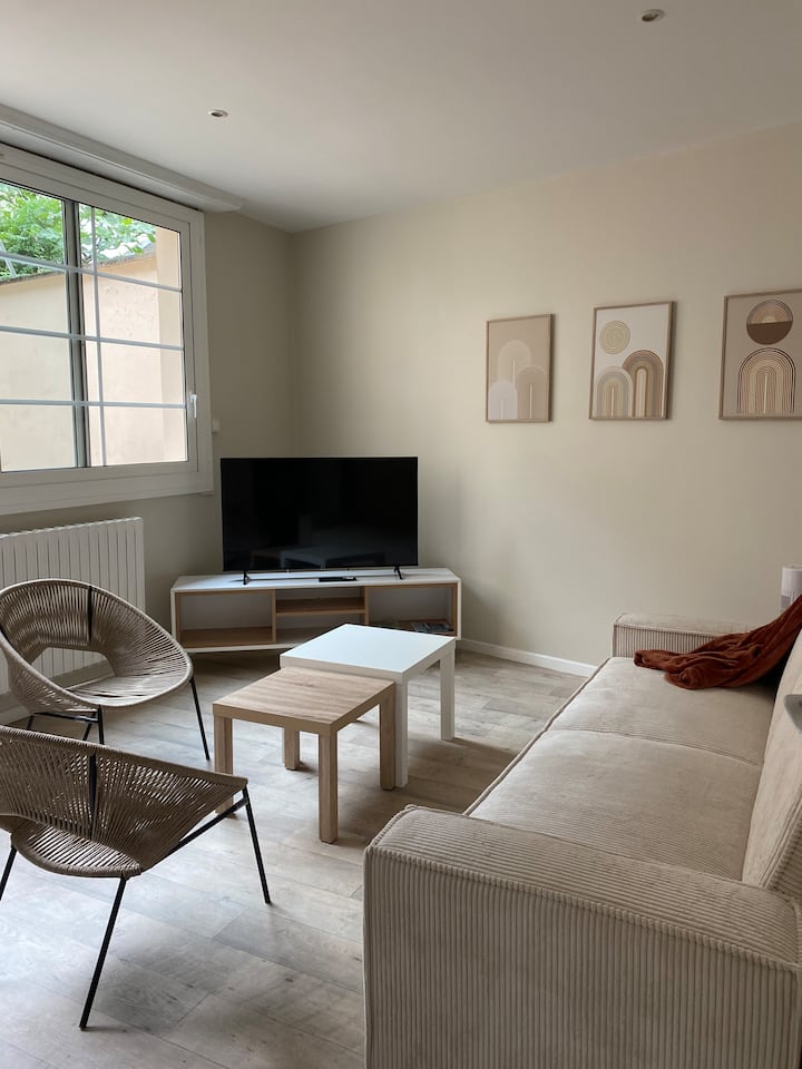 3 Chambres#
6 Pers#parking Gratuit#
Vue Eglise - Lourdes