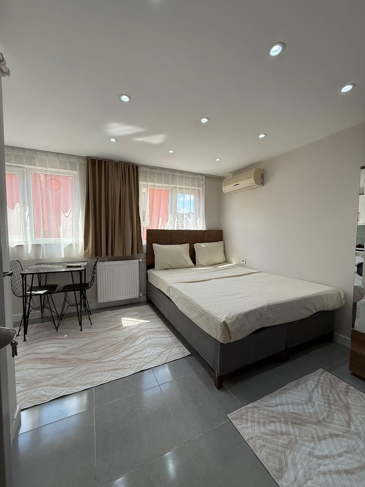 4-taksim’e 5 Dakika Mesafede 1 + 0 - Estambul