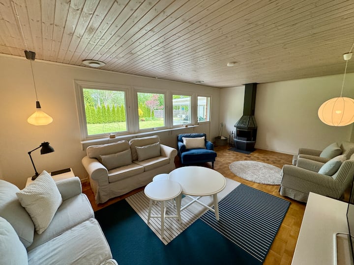 A Bright Family Home With Private Garden - Älmhult