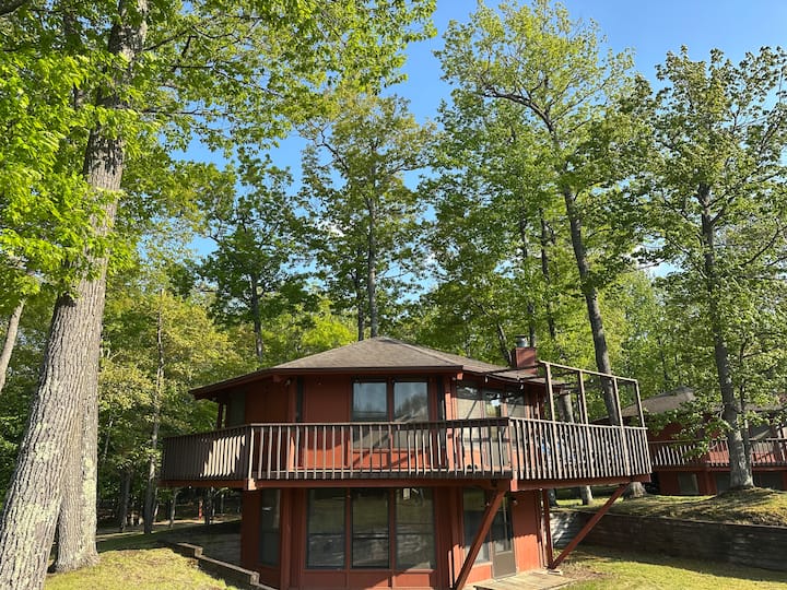 Eagle River Loon Treehouse - Eagle River, WI