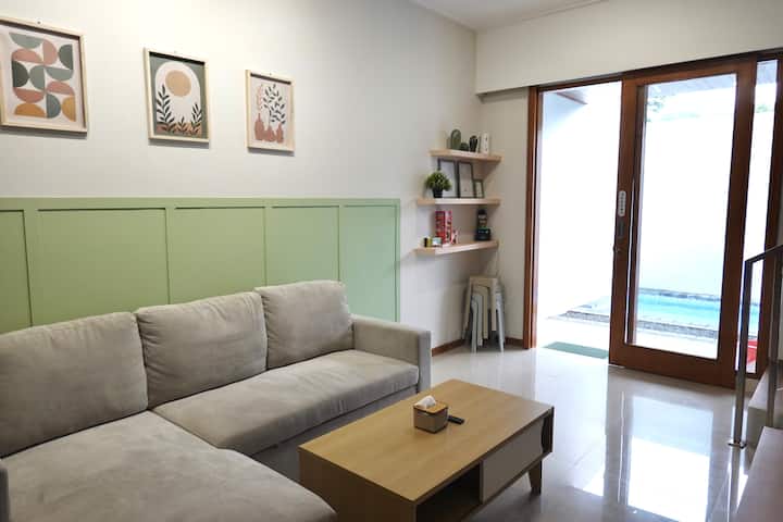 Ubud Villa Bandung, Dago
3br Villa With Pool - Bandung