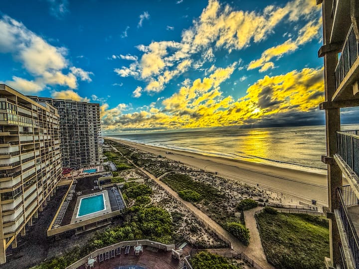 Oceanfront•sunrise View•pool•balcony•elevator - Ocean City, MD