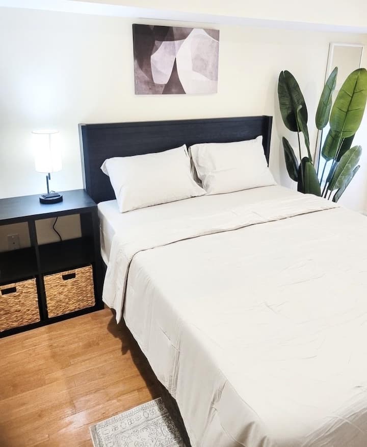 Entire 2-bedroom Apartment - Centrally Located - Baltimore, MD