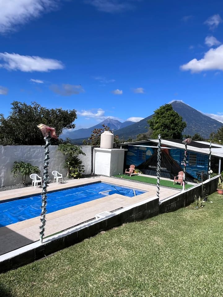 Casa Con Piscina, Volcán Pacaya. - Palín