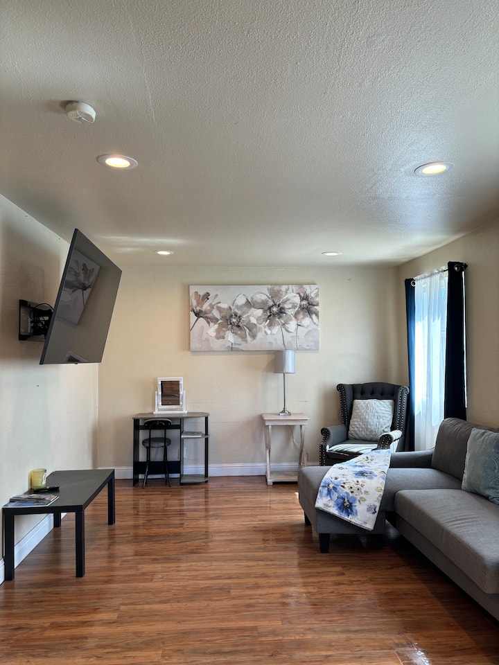 New- 3 Room Home In Monterey County - Salinas, CA