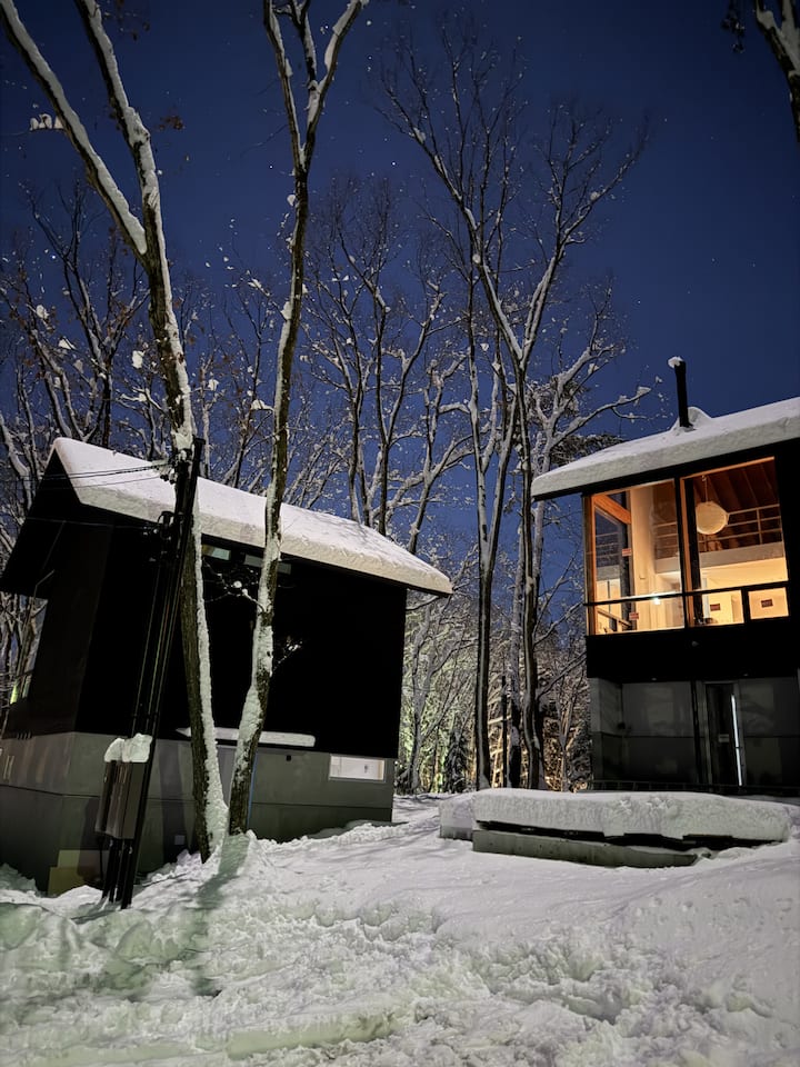 サウナ付き新築コテージ　ガラス張りリビングからの景色と薪ストーブ、Bbq設備で非日常を満喫 - Japan