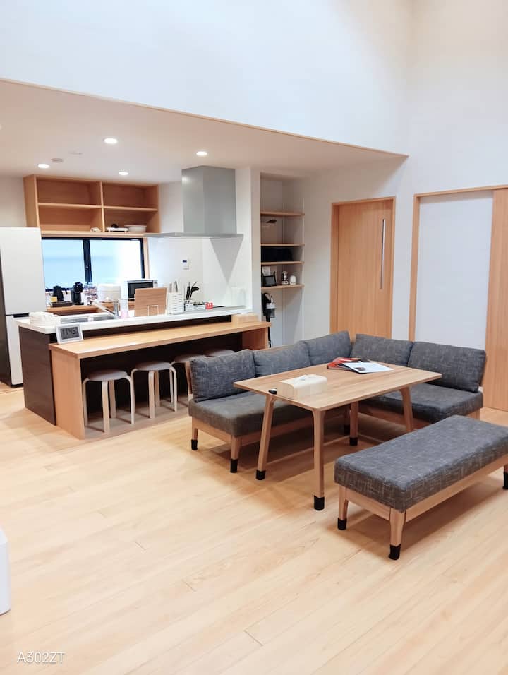 落ち着きのある木のぬくもりが心地よい1棟貸しで別荘気分を楽しめます。お客様専用貸切、素泊まりです。 - Hakone