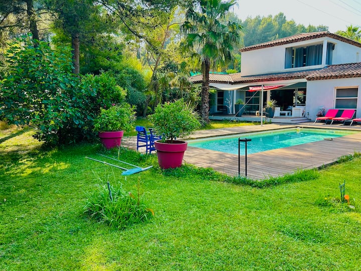 Villa De Standing
Avec Piscine   
Sans Vis àVis - Marseille