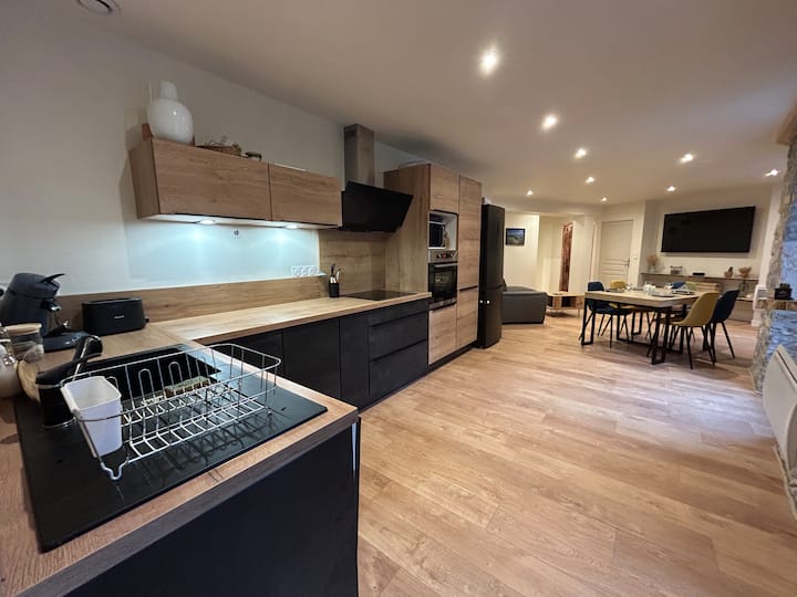 Appartement Chaleureux, Au Bord Des Quais. - ibis Budget Millau Viaduc