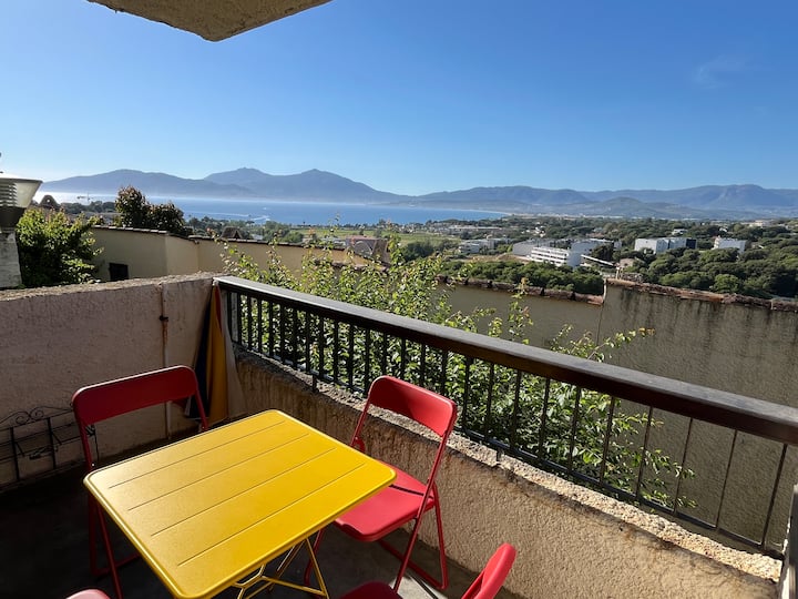 Charmant 2 Pièces Avec Magnifique Vue Sur Mer - Porticcio