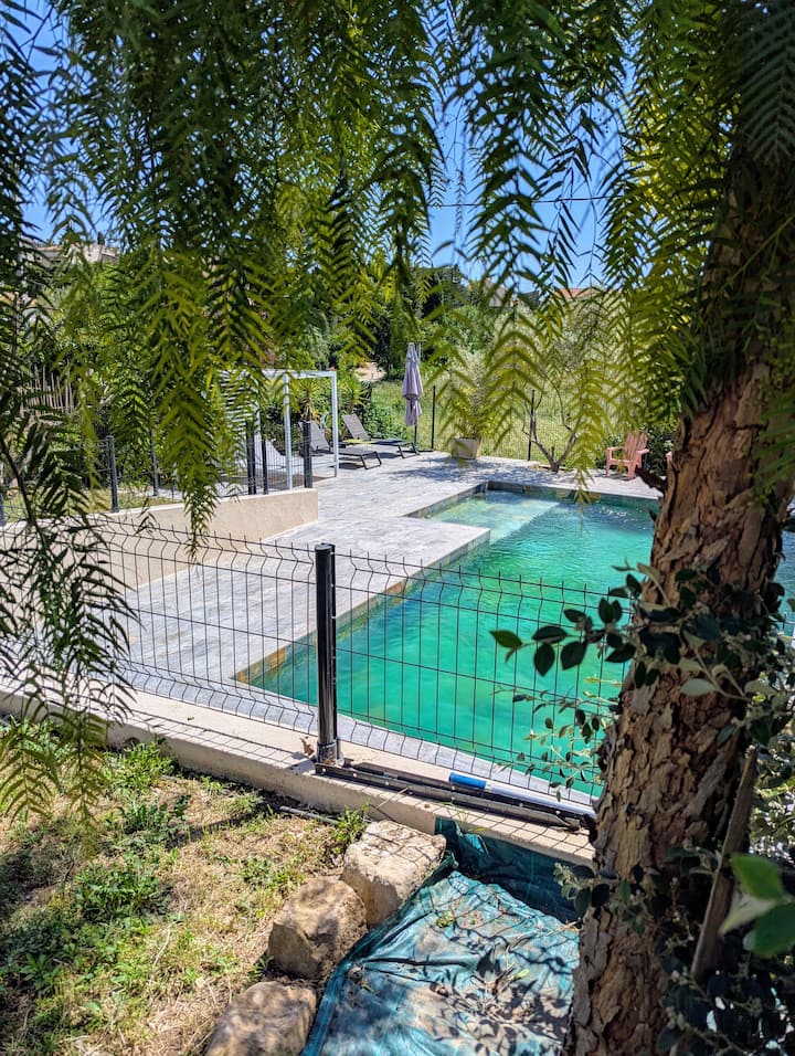Cocon Romantique Avec Piscine - Allauch