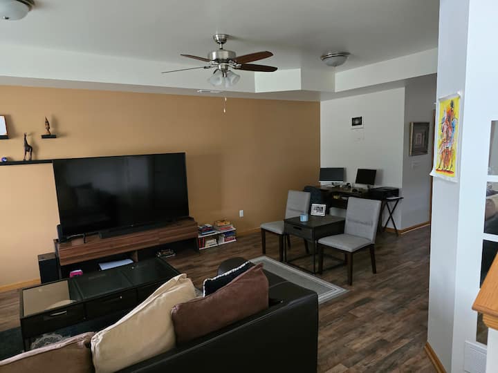 Fresh Room In Cozy Town House - Iowa City, IA