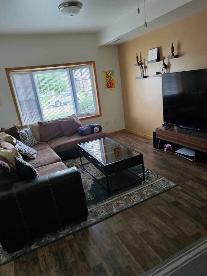 Fresh Room In Cozy Town House - Iowa City, IA