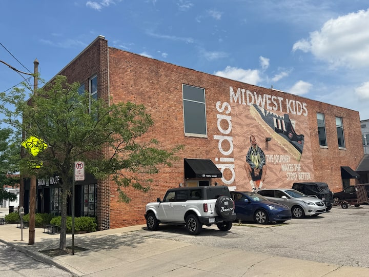 The Lotus Loft Urban Retreat. - Toledo, OH