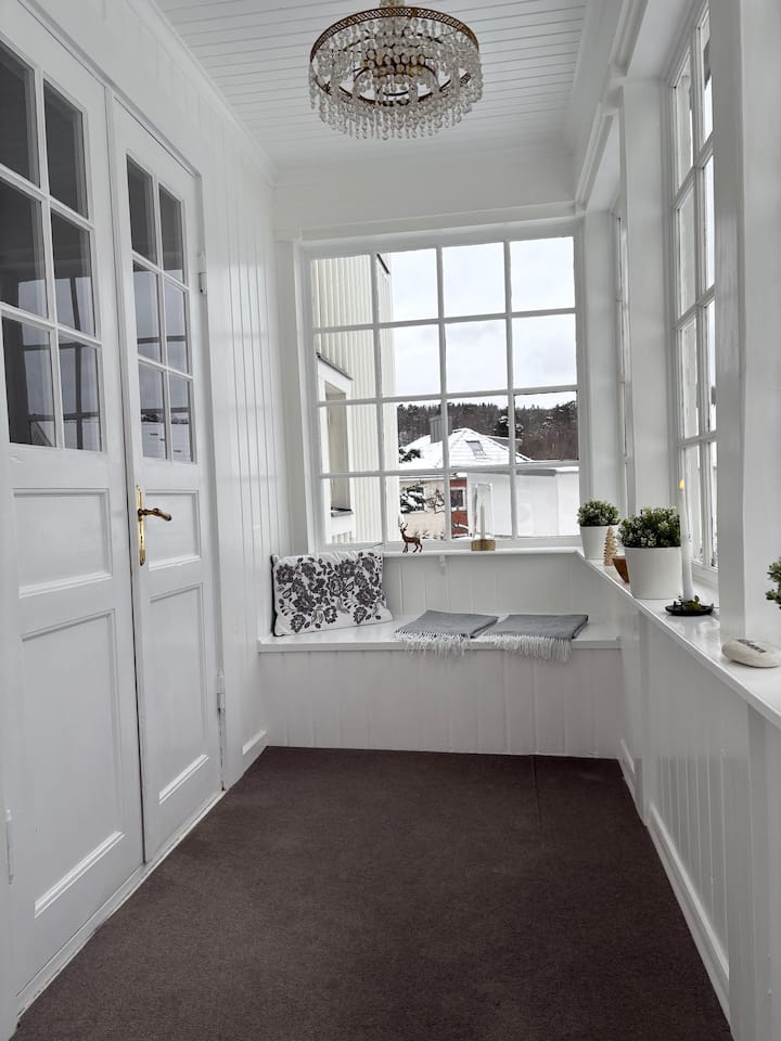 20 Tal Lägenhet
Två 90 Cm Sängar/ 120 Madrass Golv - Jönköping