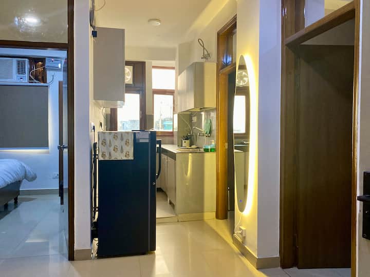 Elegant 3bhk Near Hcl & Max Hospital | Noida 104 - Noida