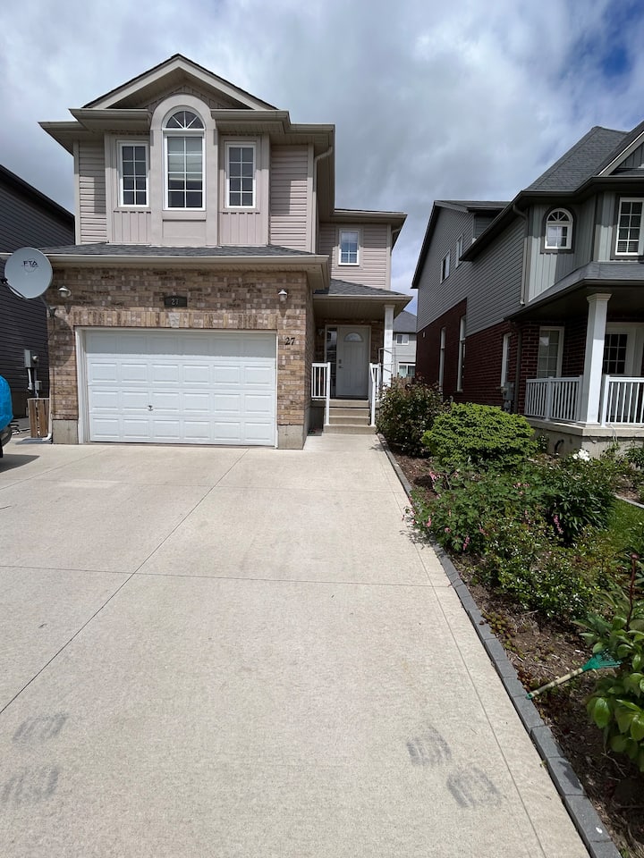 Lovely Room D Near Boardwalk - Kitchener