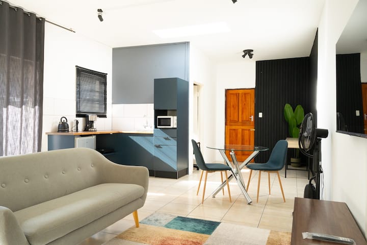 Solar-powered Studio On Kanarie - Randburg