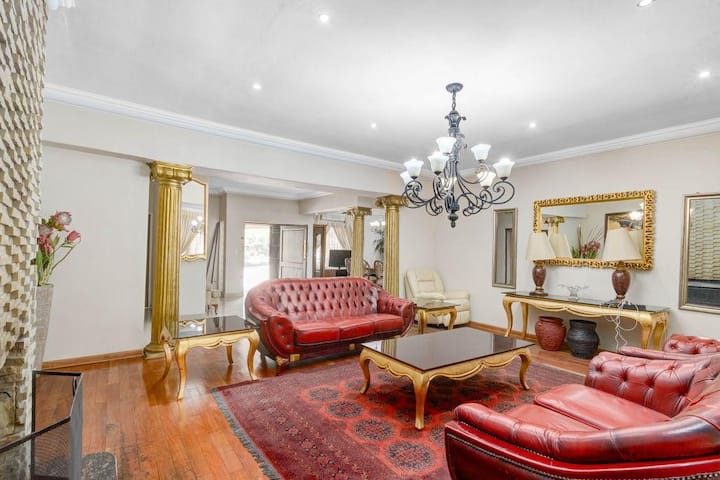 Thando Luxurious Home - Midrand