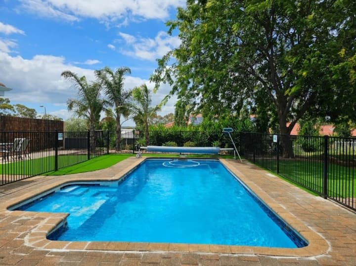 Bacchus House - Melton