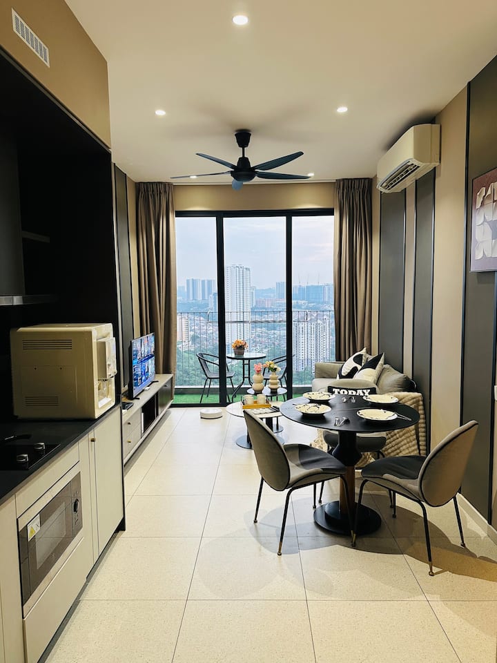 Millerz Square With Tvbox/netflix 2b2r - Kuala Lumpur