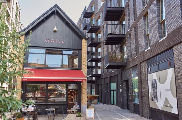 Riverside Vista
Modern & Spacious Apartment - Hounslow