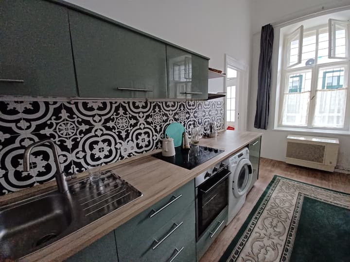 Budapest Center 2br+lr Apartment - Budapest